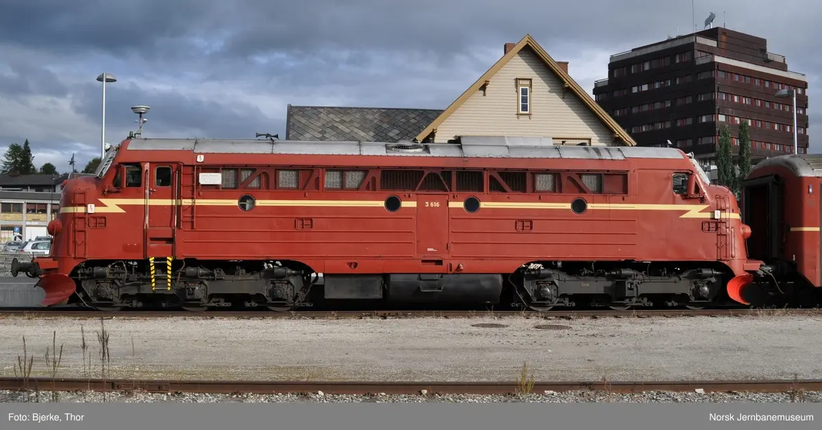Diesellokomotiv - Norsk jernbanemuseum / DigitaltMuseum