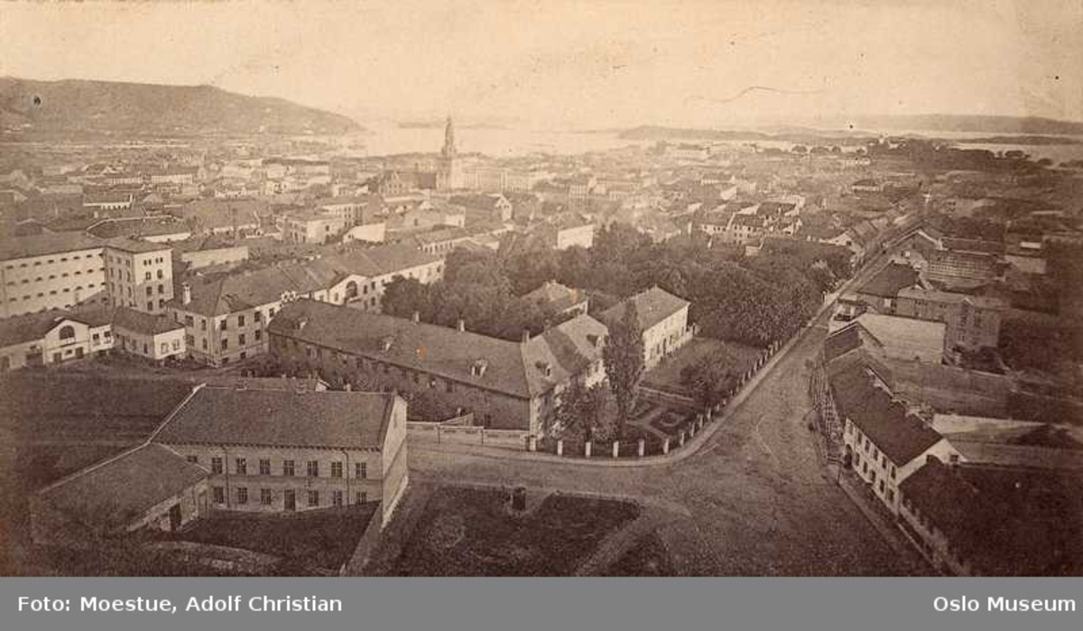 Militærhospitalet, Grev Wedels plass - DigitaltMuseum