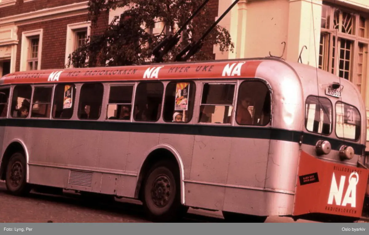 Oslo Sporveier. A-15801 - 810 serien trolleybuss linje 21 ved Niels ...
