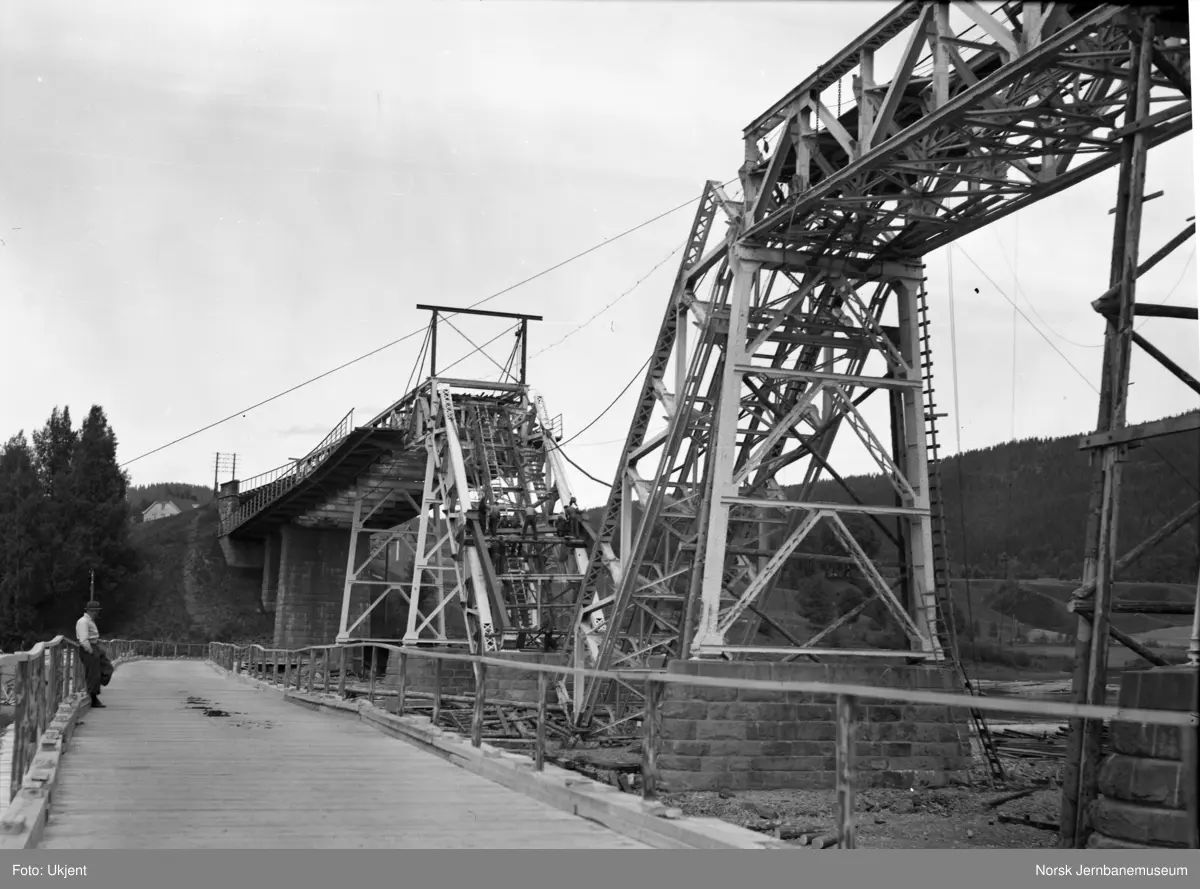 Minnesund bru etter ødeleggelsene under felttoget i 1940 - Norsk ...