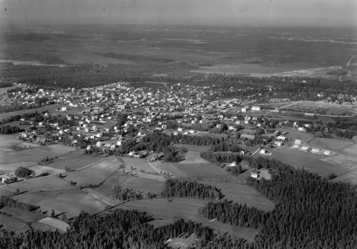 Flygfoto över Skillingaryd i Vaggeryds kommun, Nr. L. 654 - Jönköpings ...