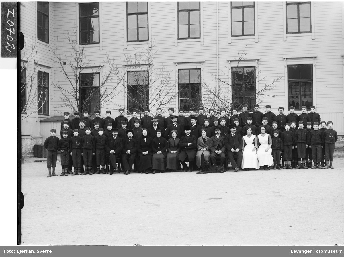 Fra Falstad skolehjem, Ekne, skolebilde. - Levanger Fotomuseum ... Fra Falstad skolehjem, Ekne, skolebilde. - Levanger Fotomuseum ...