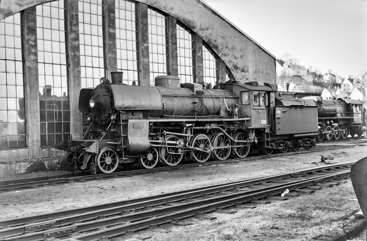 Damplokomotiv type 26c nr. 432 på Marienborg Verksted. - Akershusbasen ...