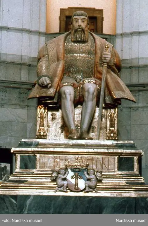 Gustav Vasa ( 1523-1560 ), Carl Milles staty i ek i Nordiska museets ...