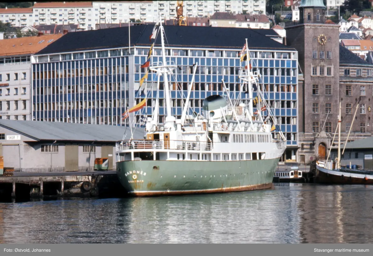 Nattruten MS "Sandnes" før siste avgang fra Bergen, 1.9.1974 ...